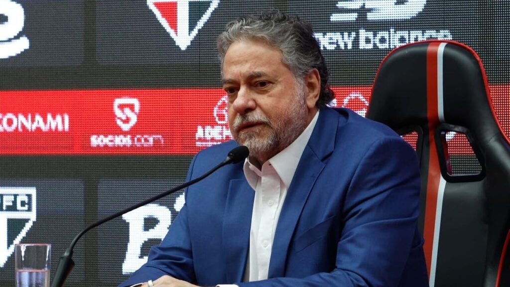 Oposição do São Paulo pede afastamento imediato de Julio Casares após ...